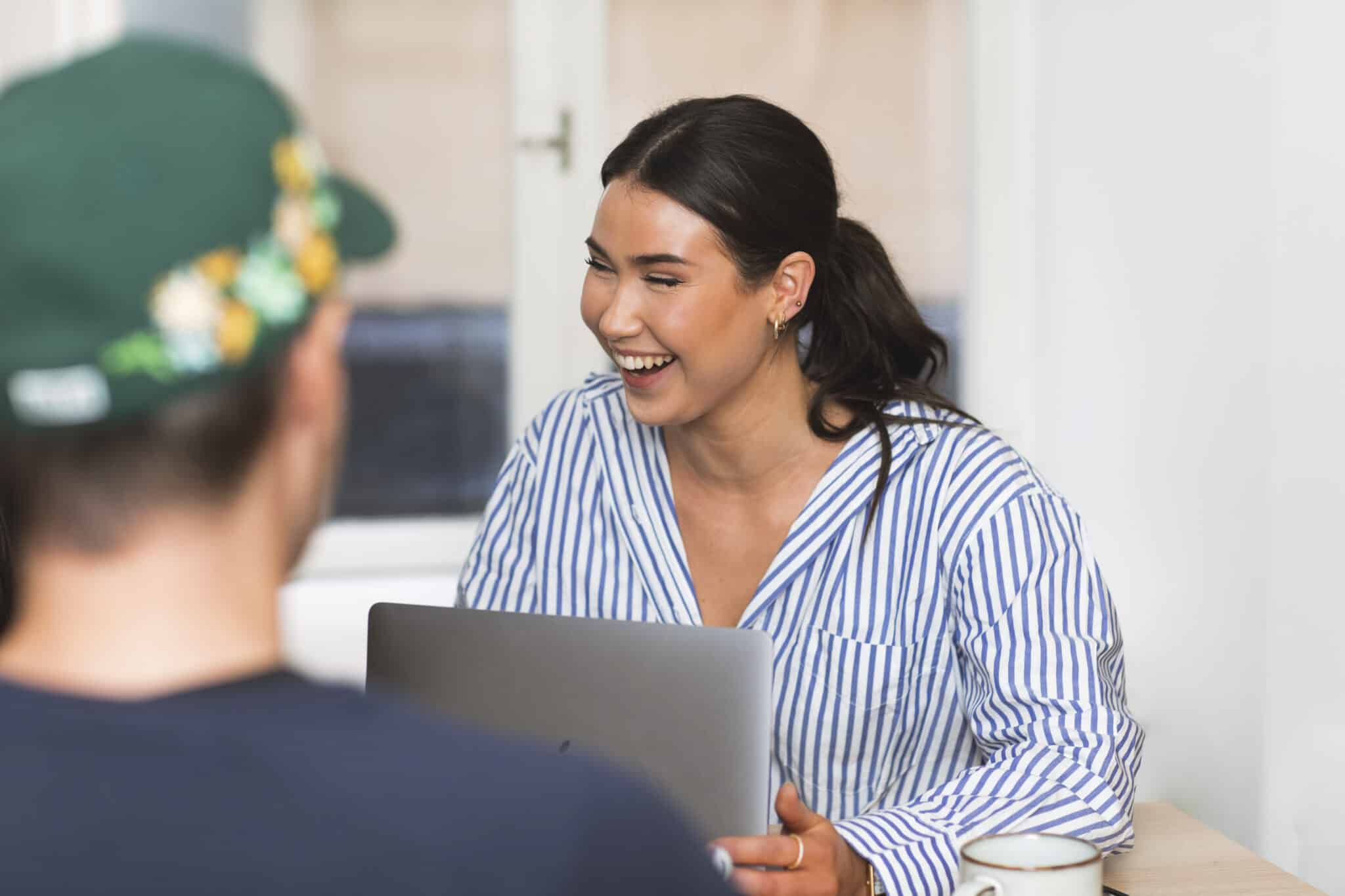 Uppsägning på grund av arbetsbrist: Guide för arbetsgivare